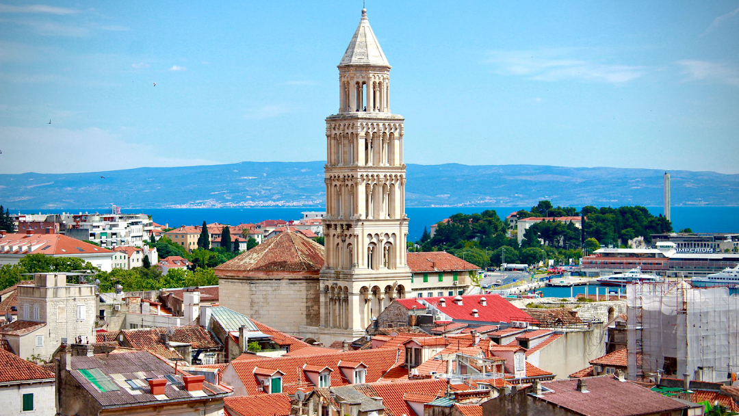 Outstanding Guide and Person, Karen Tucker, the USA